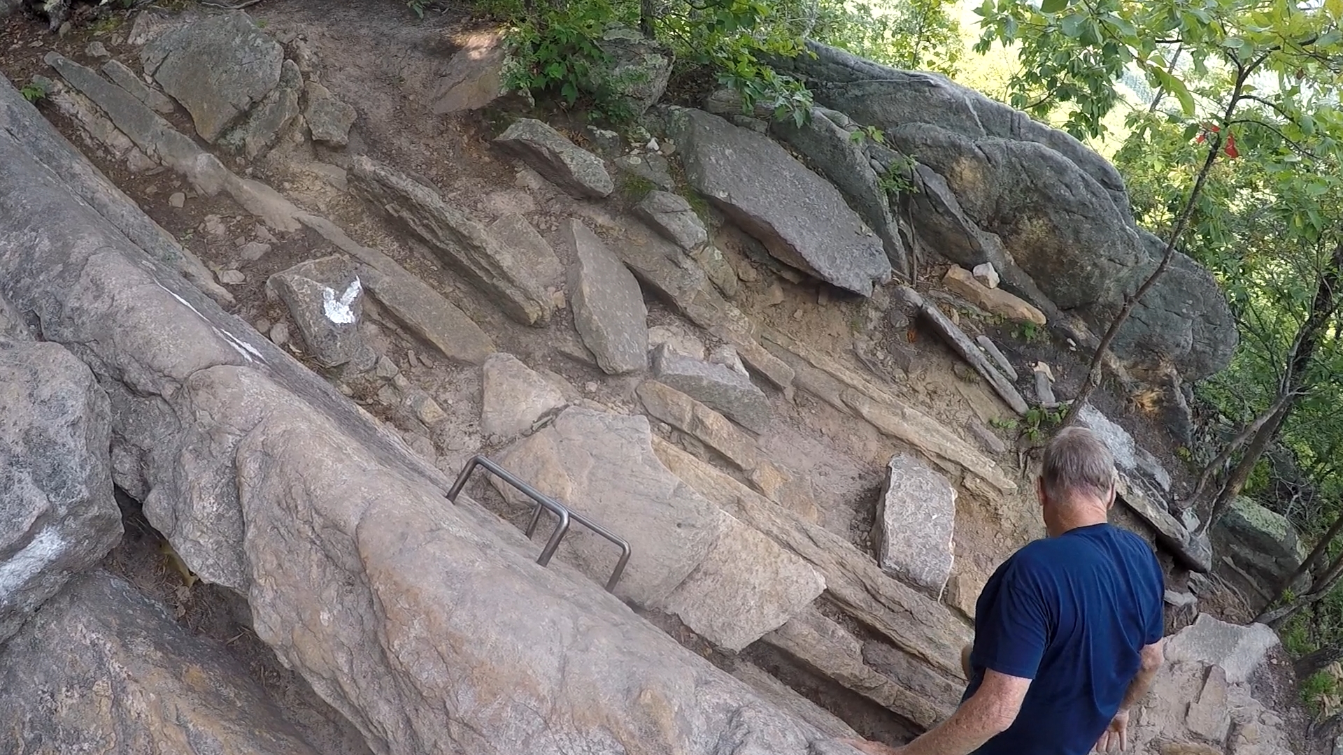 Dayhike: Dragon’s Tooth, Appalachian Trail, Virginia – Flying Squirrel ...